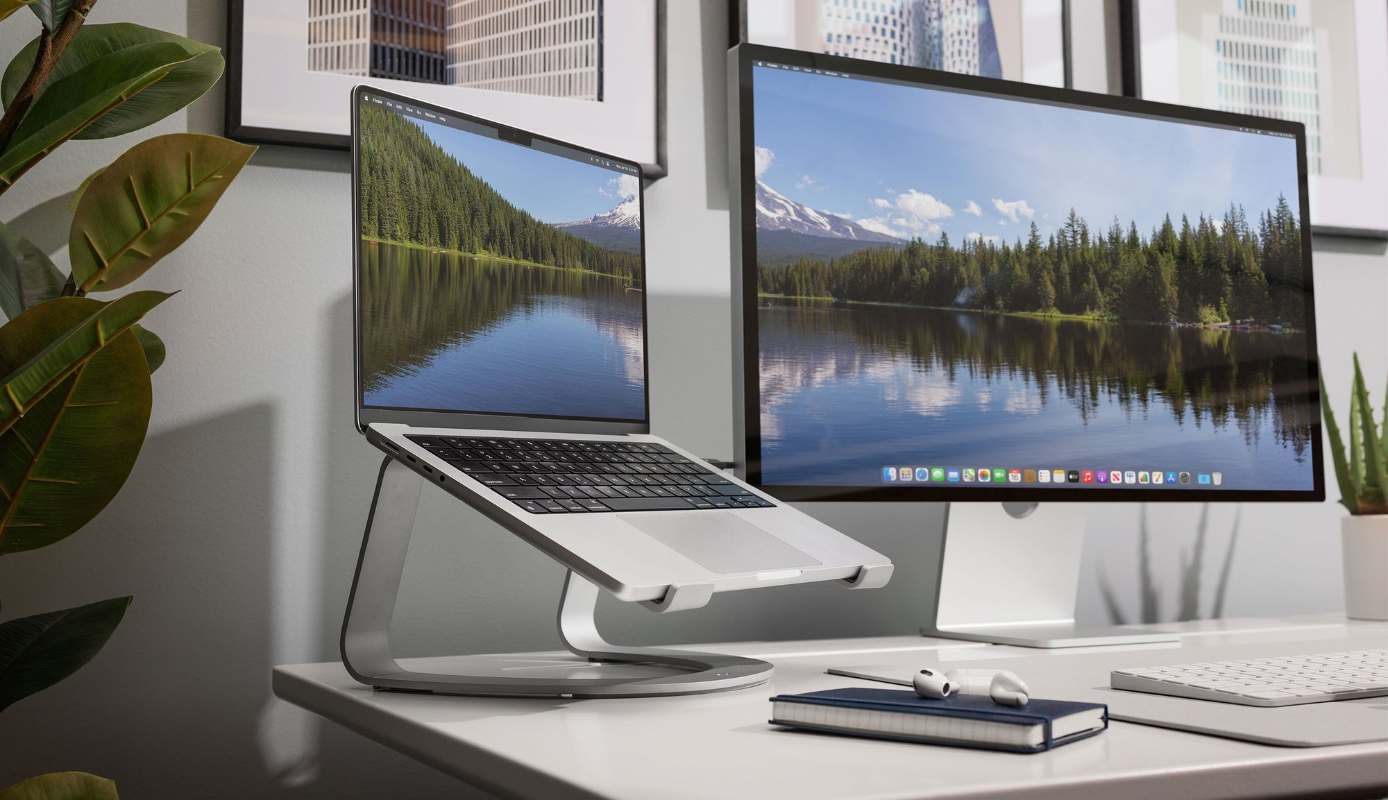 Curve SE Ergonomic Silver Aluminum MacBook Stand