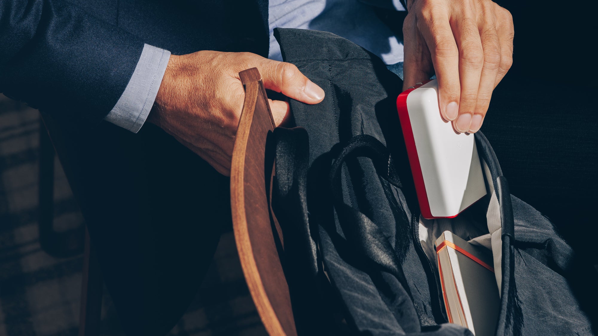 Fast USB-C Charger with Find My Built-In | Twelve South